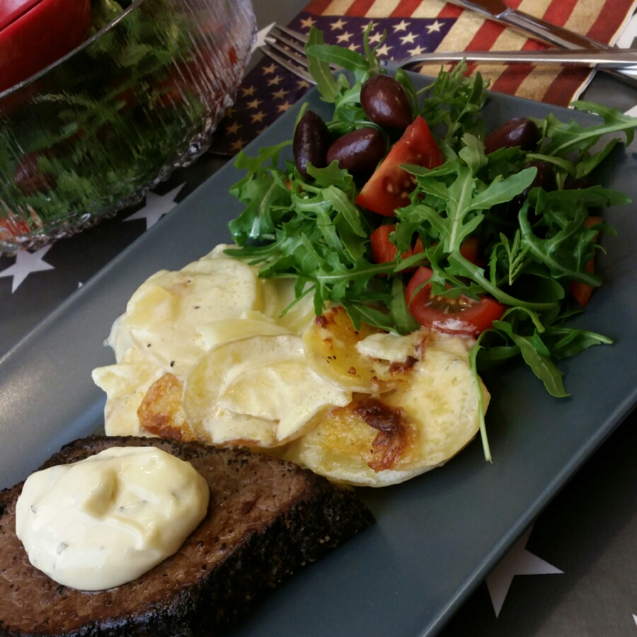 Pepparbiff med krämig potatisgratäng - Södra Fabriken